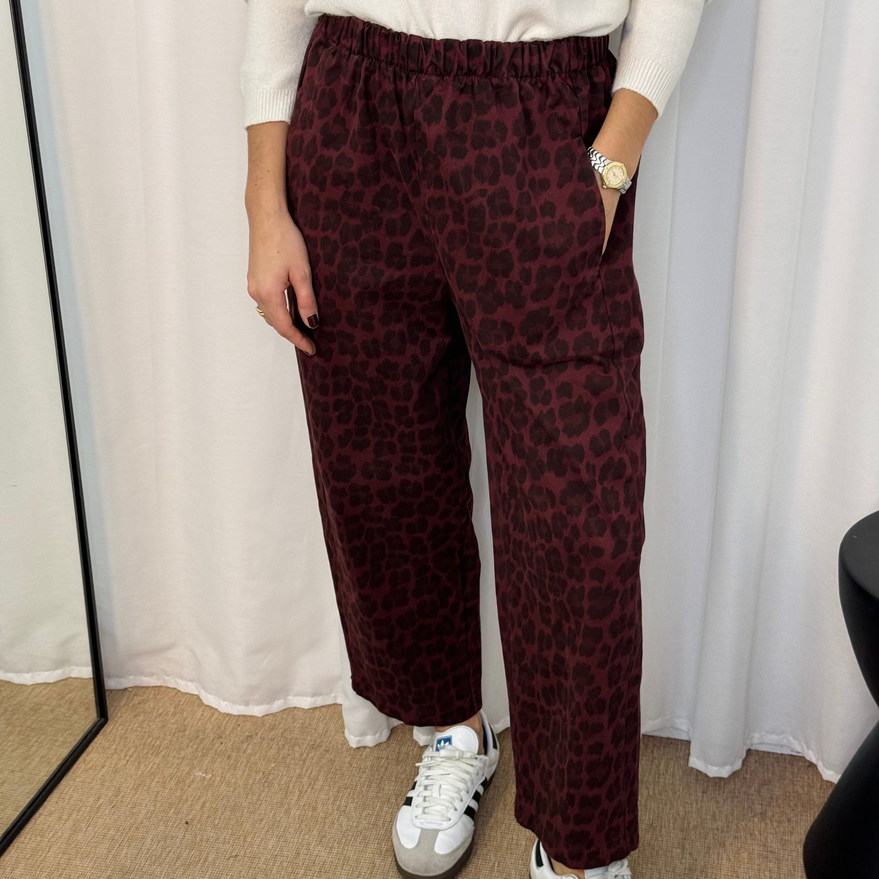 CALÇAS BAGGY ANIMAL PRINT BORDEAUX – CATE AND CO SHOP